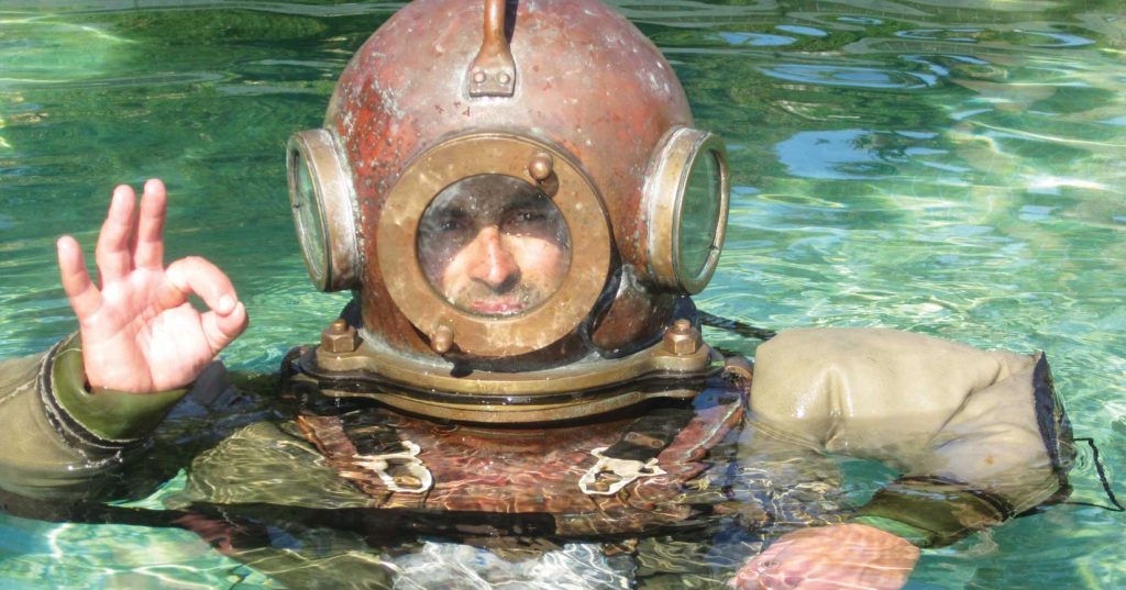 Antique Dive Helmets, una inmersión en la historia del buceo clásico ...